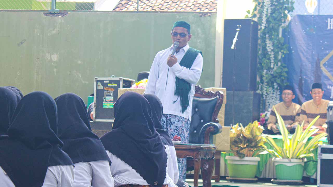 Peringatan Maulid Nabi Muhammad SAW, Hari Santri Nasional, dan Sumpah Pemuda di MAN 2 Kudus ...